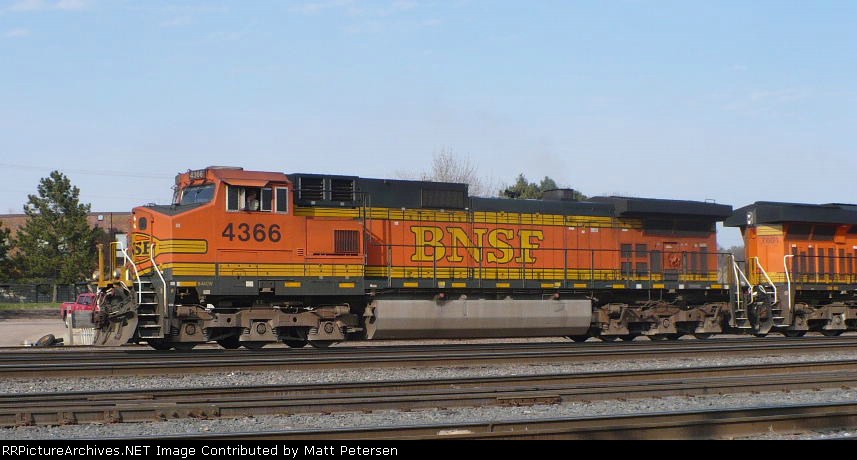 BNSF 4366